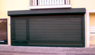 Porta rolante de aço: 4 dicas úteis para escolher o melhor tipo